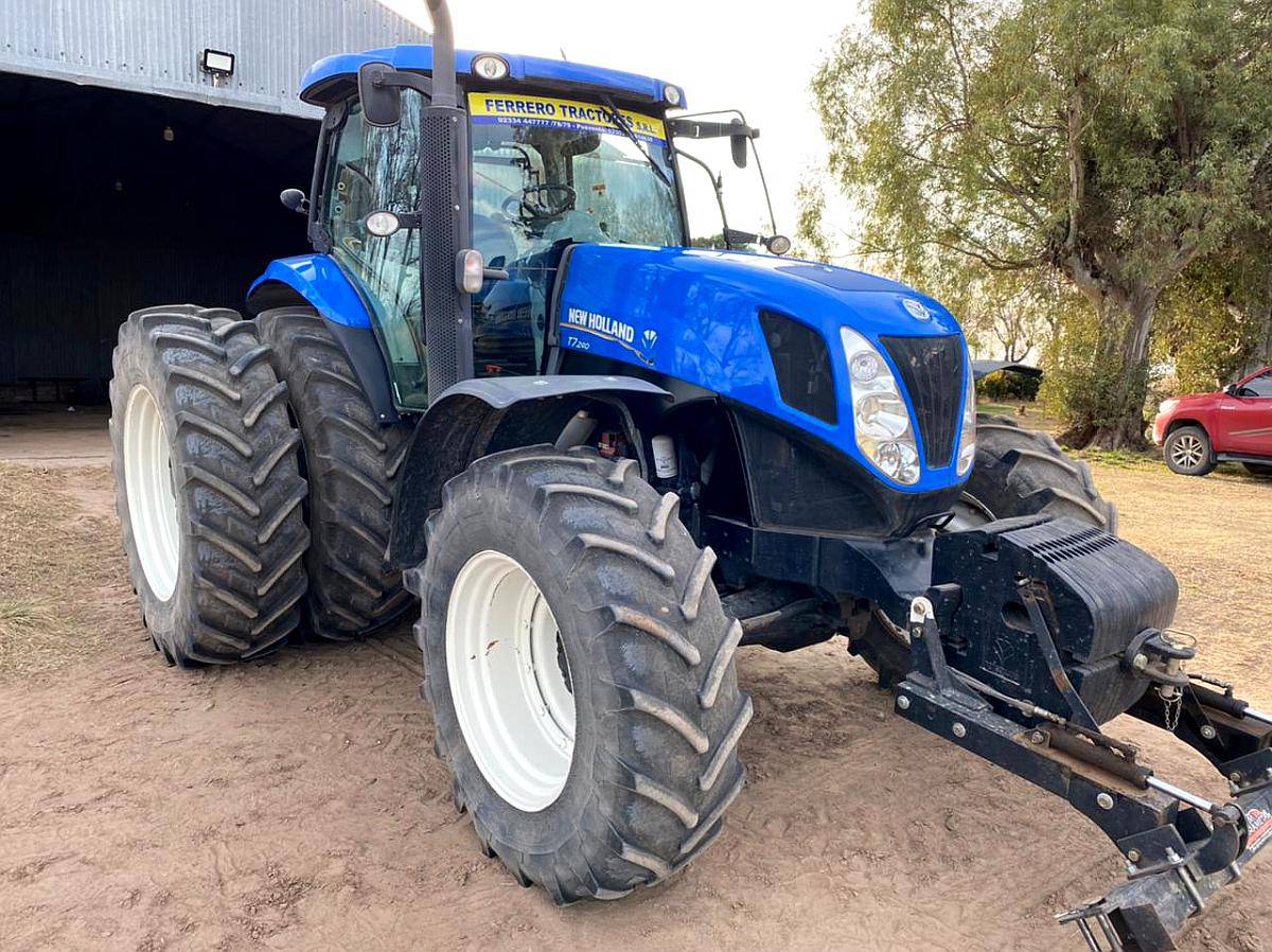 Tractor New Holland T7240 con Piloto - Año: 2014 - Agroads