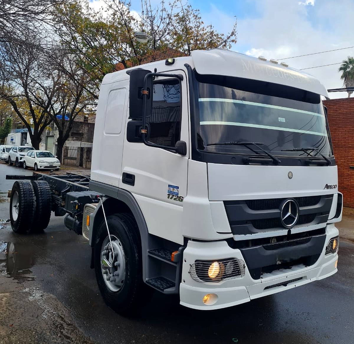 Mercedes Benz Atego 1726 Modelo 2017 - Año: 2017 - Agroads