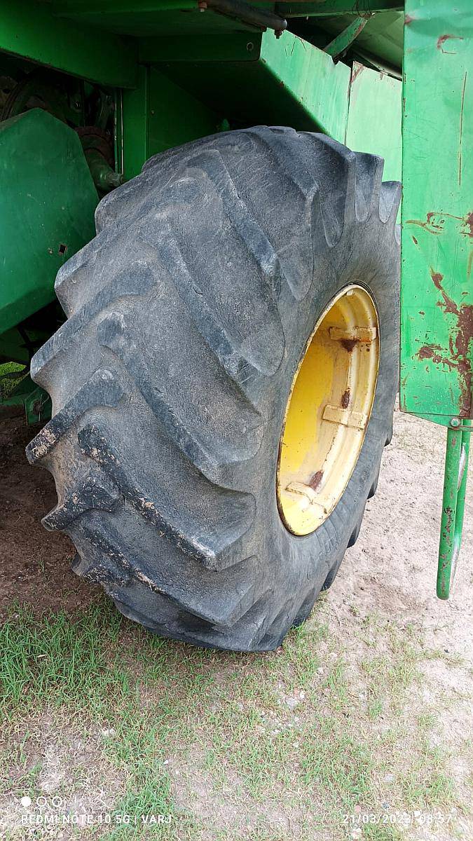 2 Cubiertas 23-1.30 Armadas en Llantas John Deere. - Agroads