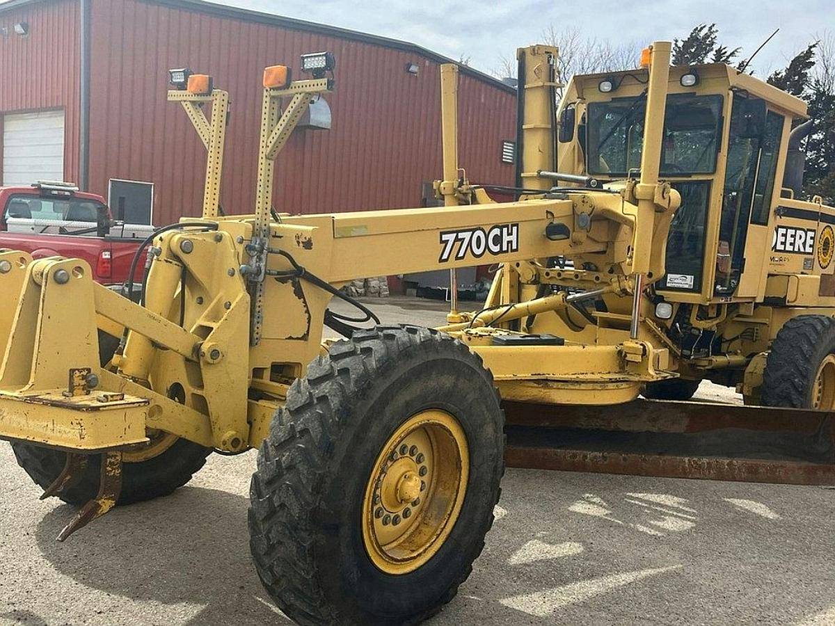 Motoniveladora John Deere 770ch - Año: 2001 - u$s 28.000 - Agroads (cod ...