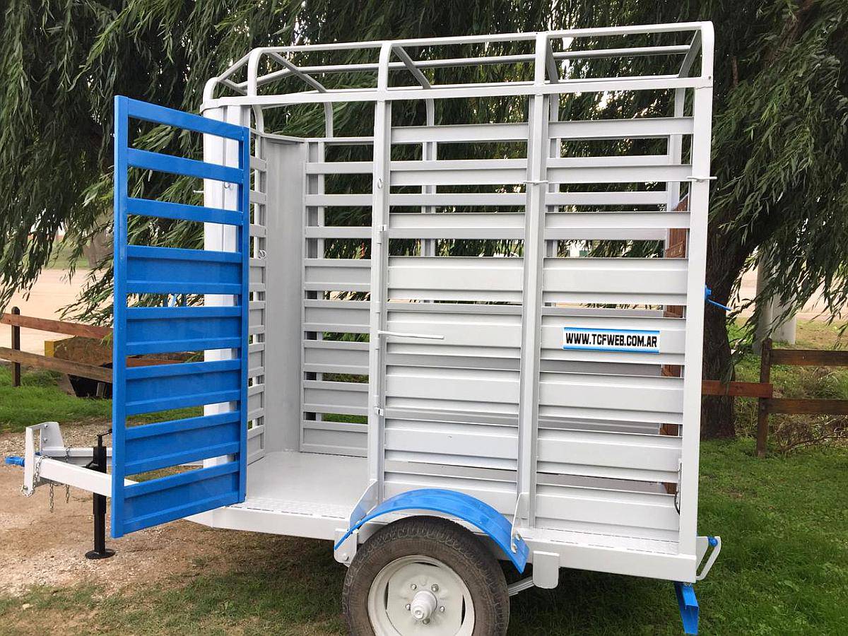 Acoplado Trailer TCF para Caballo - 2.020 / de UN Eje - Comp - Agroads