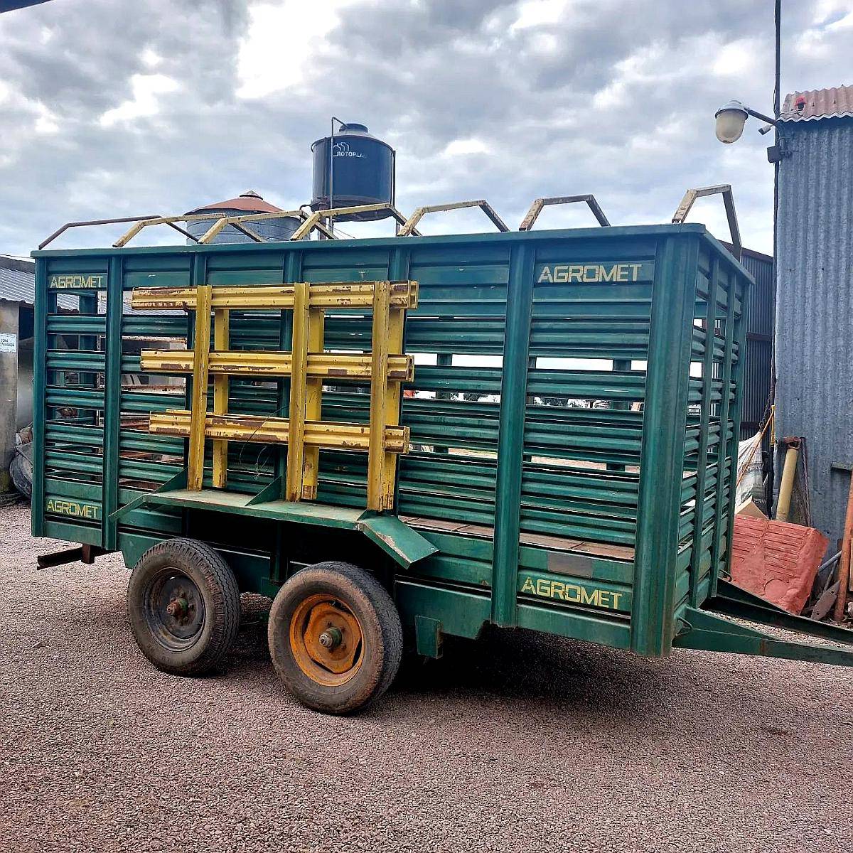 Acoplado Jaula Vaquera Agromet - Cargador - Año: 2012 - Agroads