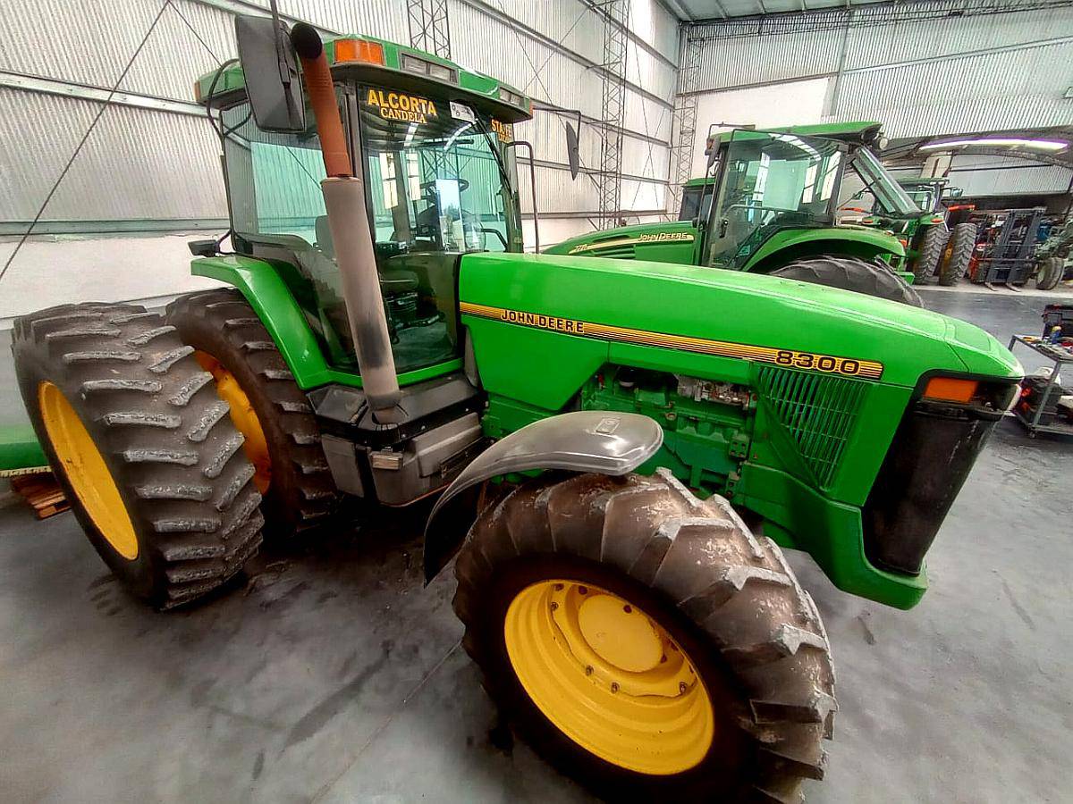 John Deere 8300. muy Bueno. - Año: 1996 - u$s 160.000 - Agroads