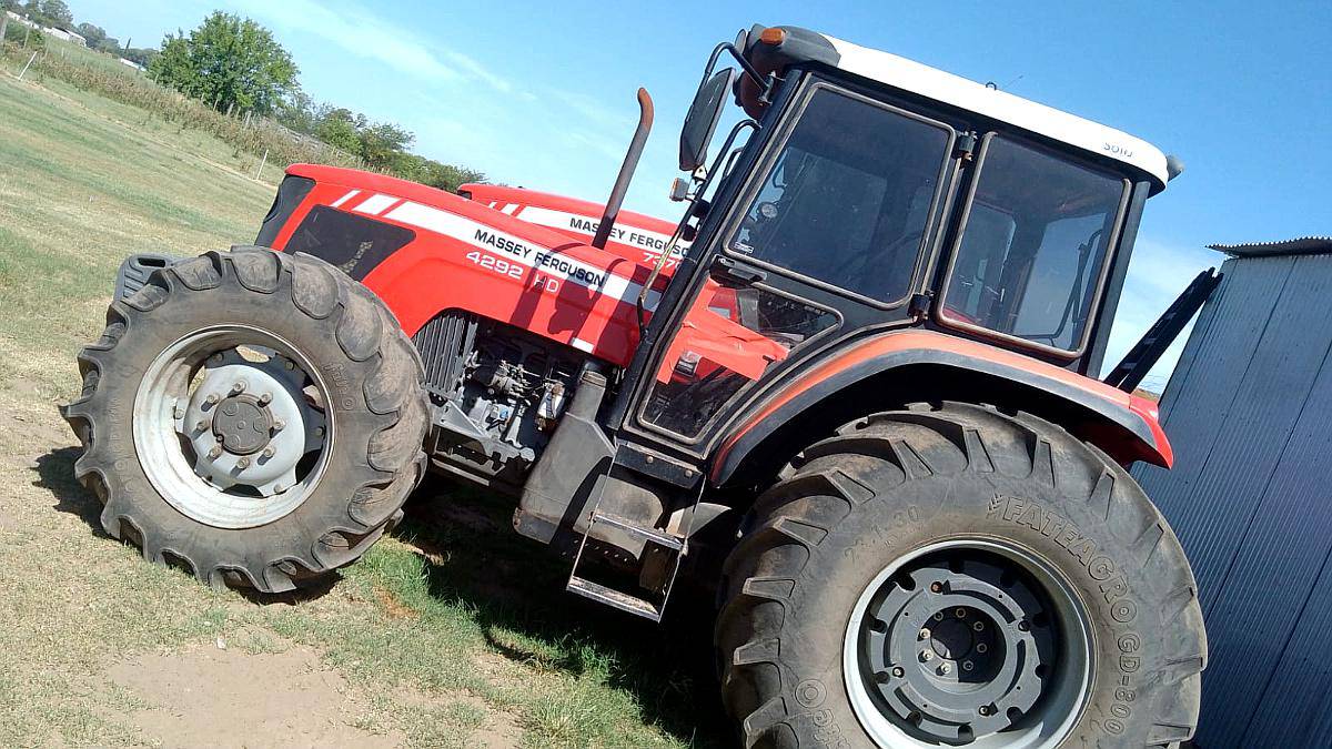 Tractor Massey Ferguson 4292 - Año: 2017 - u$s 70.000 - Agroads