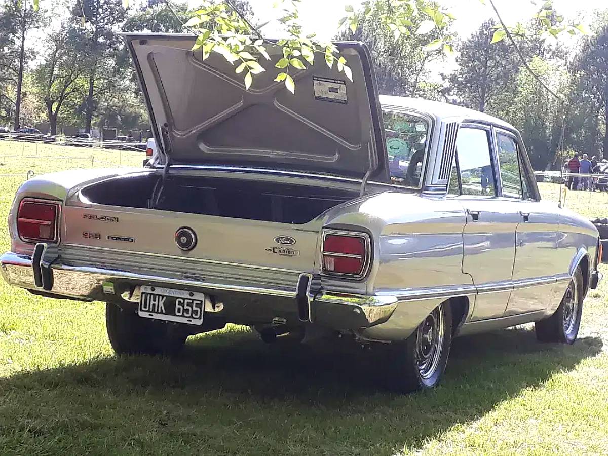 Ford Falcon Deluxe 1981 - Año: 1981 - $ 350.000 - Agroads