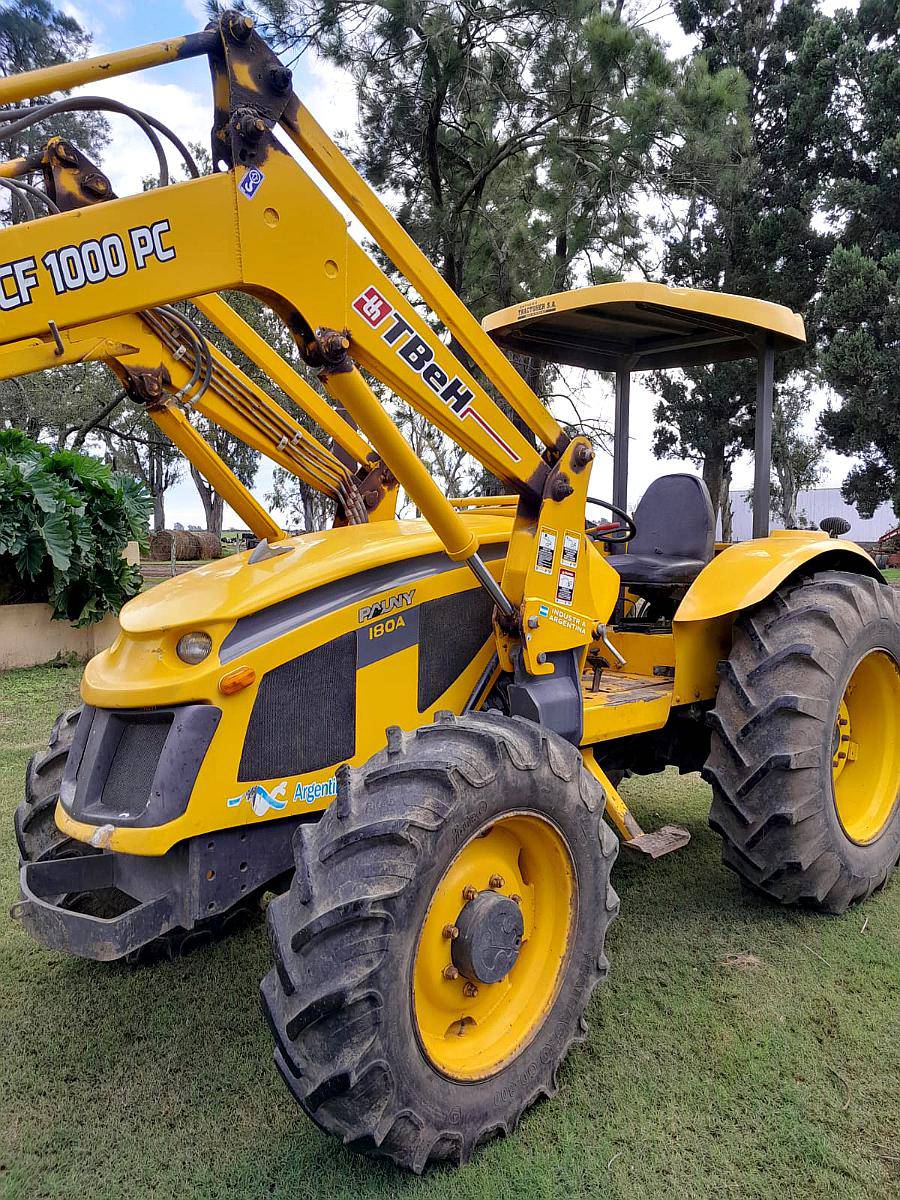 Tractor Pauny 180a, 80 HP, año 2014, Doble Traccion, 9.300 H - Agroads