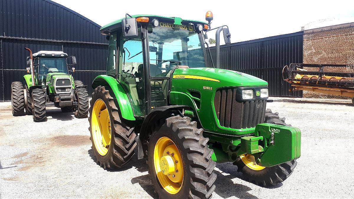 Jhon Deere 5082e con 3 Puntos - Año: 2021 - u$s 83.000 - Agroads