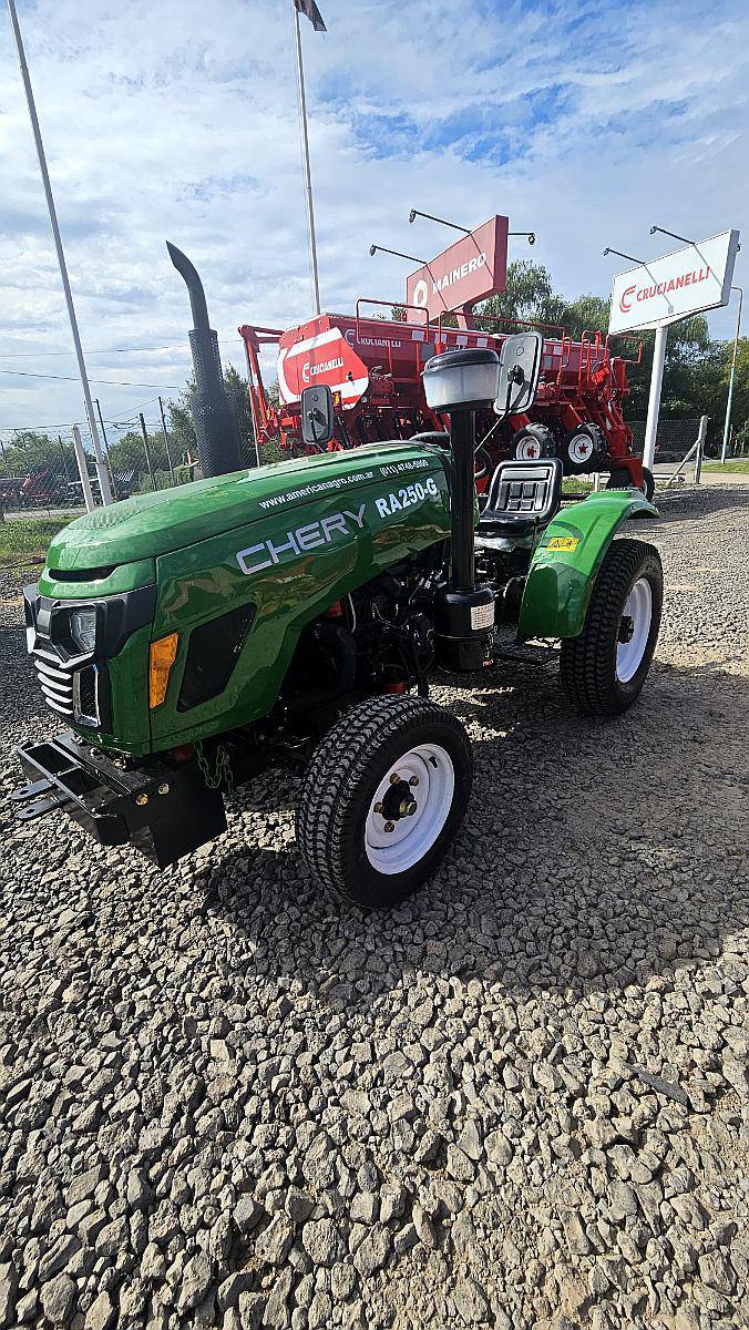 Tractor Chery 25 HP - Traccion 4X2 - Tres Puntos - Agroads