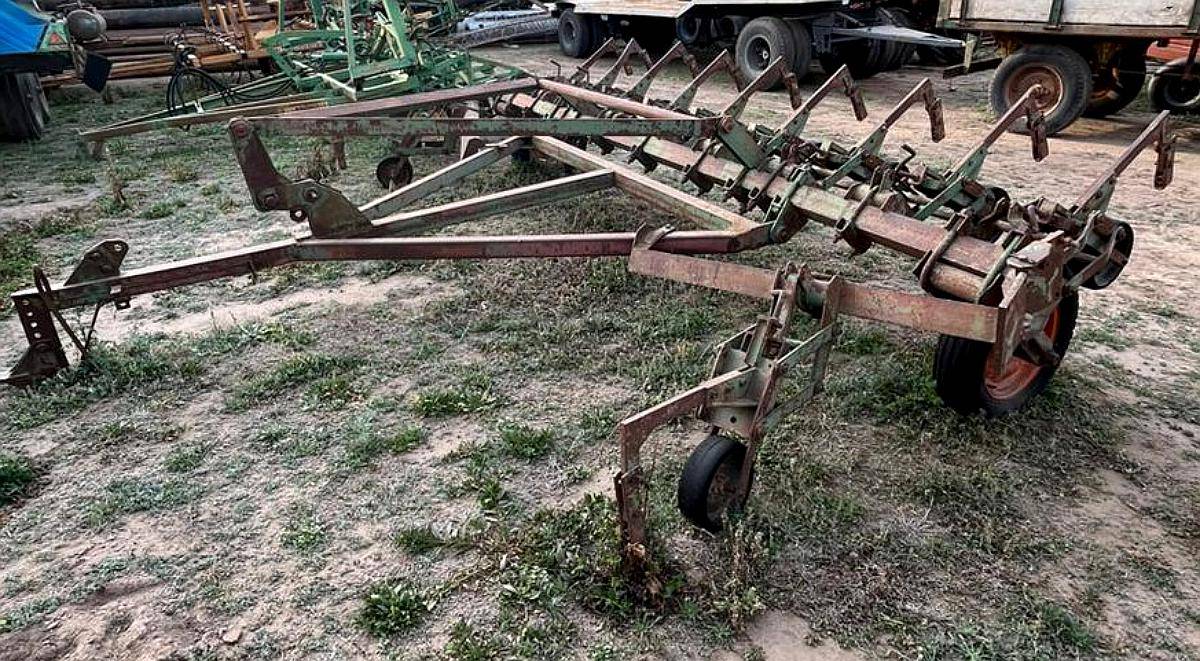 Carpidor de 11 Surcos a 52 CM. - Año: 1982 - $ 800.000 - Agroads