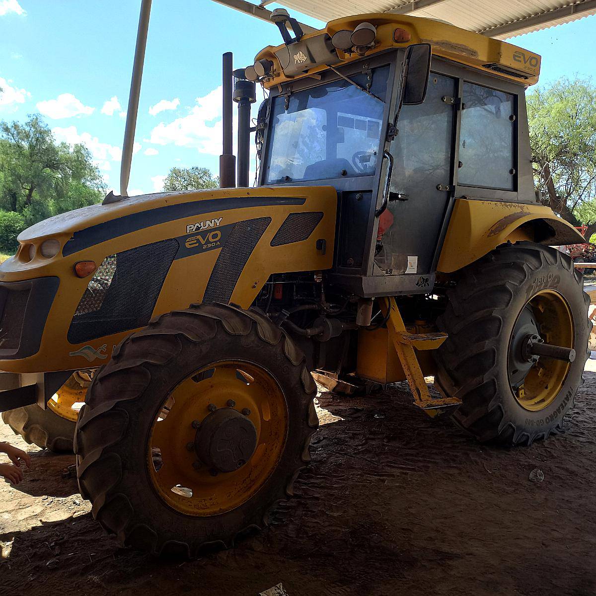 Pauny 230a 120 HP 2014 - Año: 2014 - u$s 50.000 - Agroads