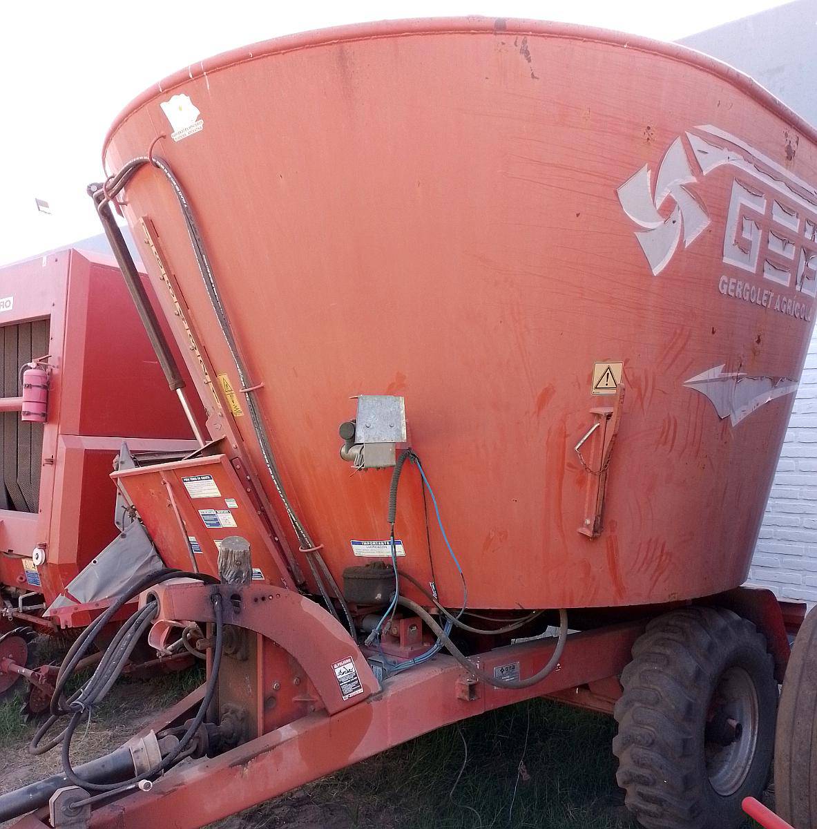 Mixer GEA Vertical MGV 110 F con Bascula - Agroads