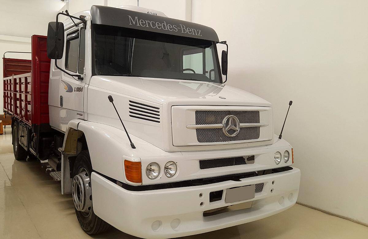 Mercedes Benz 1624/2008 Impecable Carrozado de Coleccion - Agroads