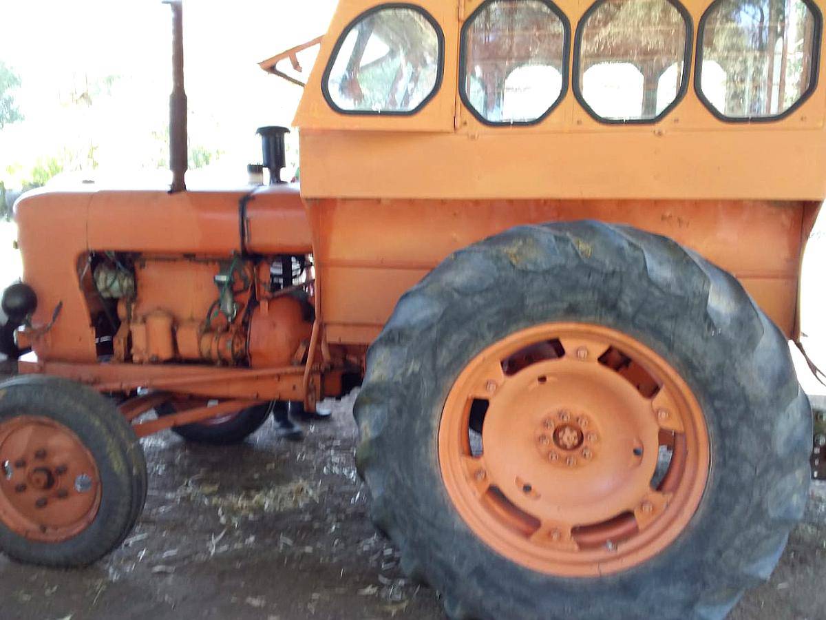 Tractor Someca con Cabina y TDF - u$s 11.000 - Agroads