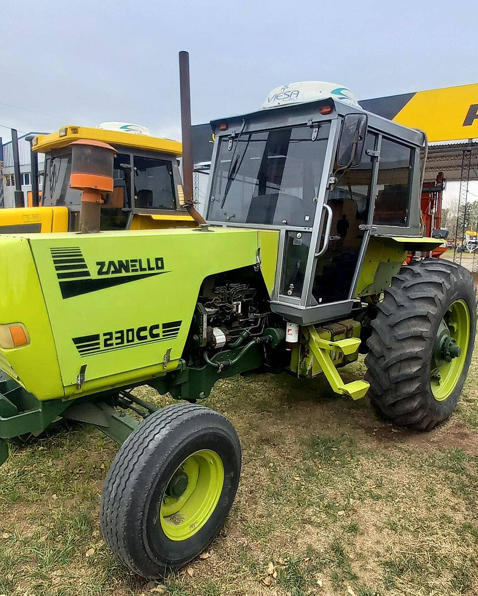 Tractor Zanello 230 Motor Cummins 120 HP - Año: 1998 - Agroads