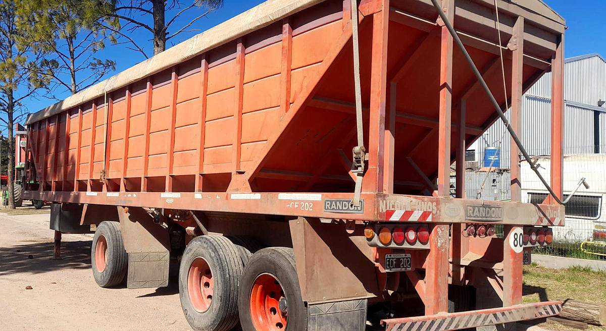 Acoplado Tolva Balancin Semi Randon Engomado - Año: 2000 - Agroads