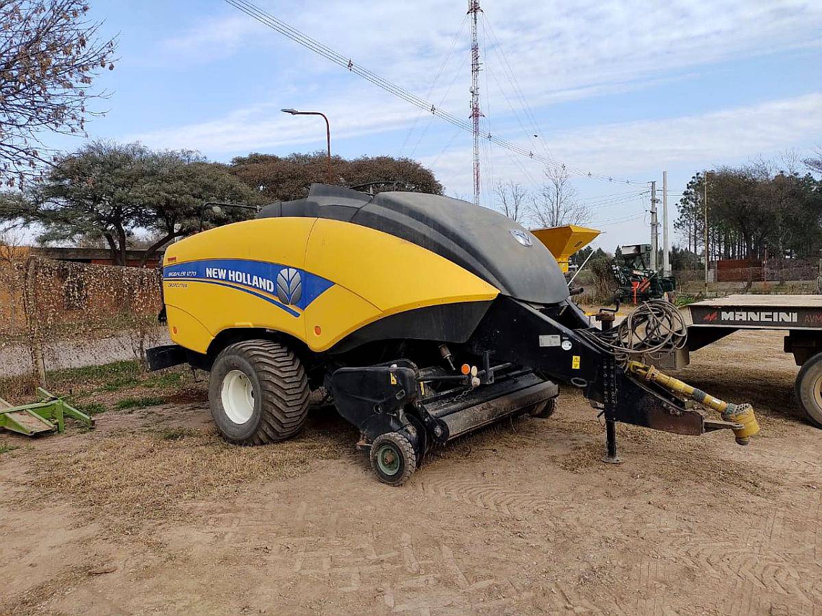 New Holland Enfardadora BB1270 con Cutter - Año: 2013 - Agroads