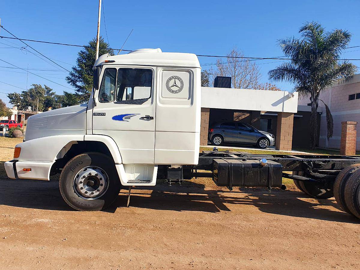 Mercedes Benz 1620 - Mod 89 - Año: 1989 - $ 3.610.000 - Agroads
