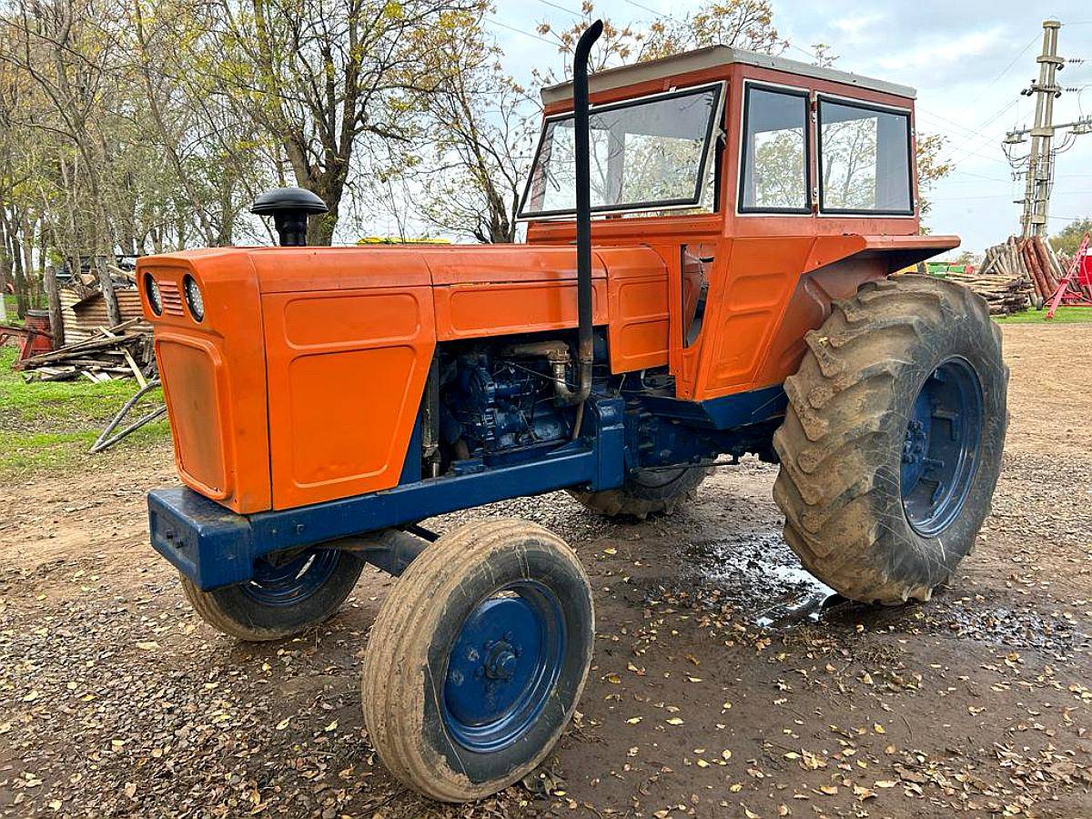 Tractor Fiat 700 Motor Perkinks - Año: 1999 - $ 2.200.000 - Agroads