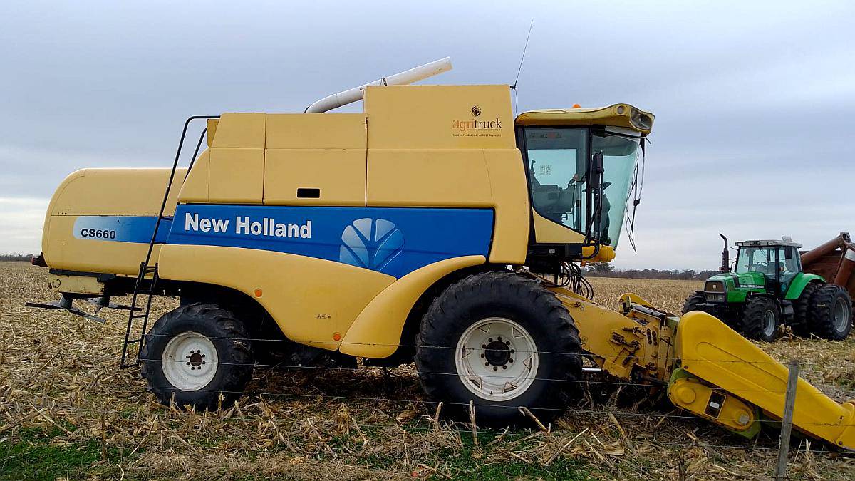New Holland CS 660, 30 Pies, Doble Tracción - Año: 2008 - Agroads