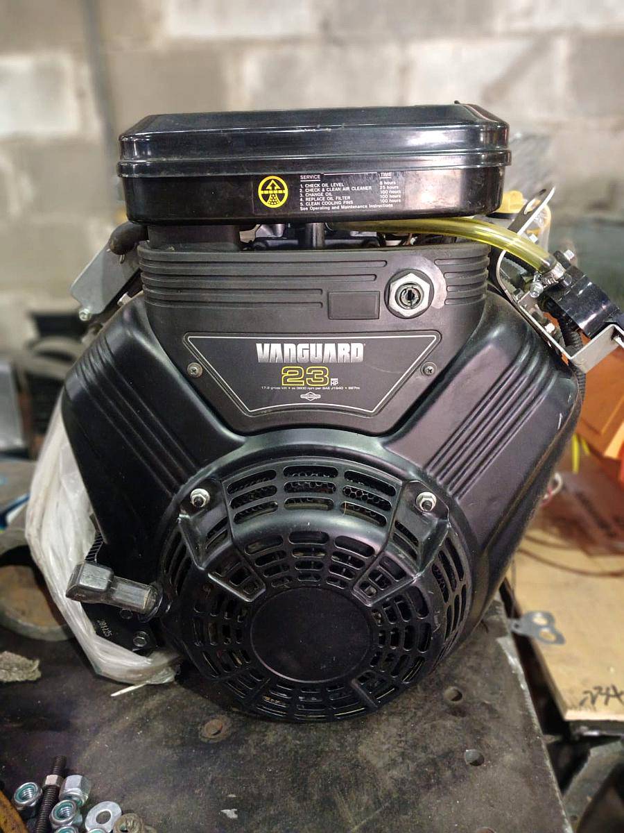 Motor Vanguard USA - Briggs Stratton de 23 HP Bicilindrico - Agroads