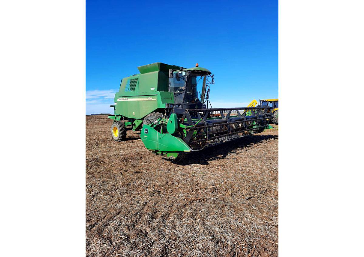 Cosechadora John Deere 1550 25 Pies con Patonas - Año: 2004 - Agroads