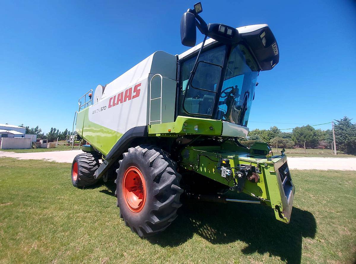 Claas Lexion 570 año 2009.- Plat 35 Pies.- 4700 Hs Trabajo - Agroads