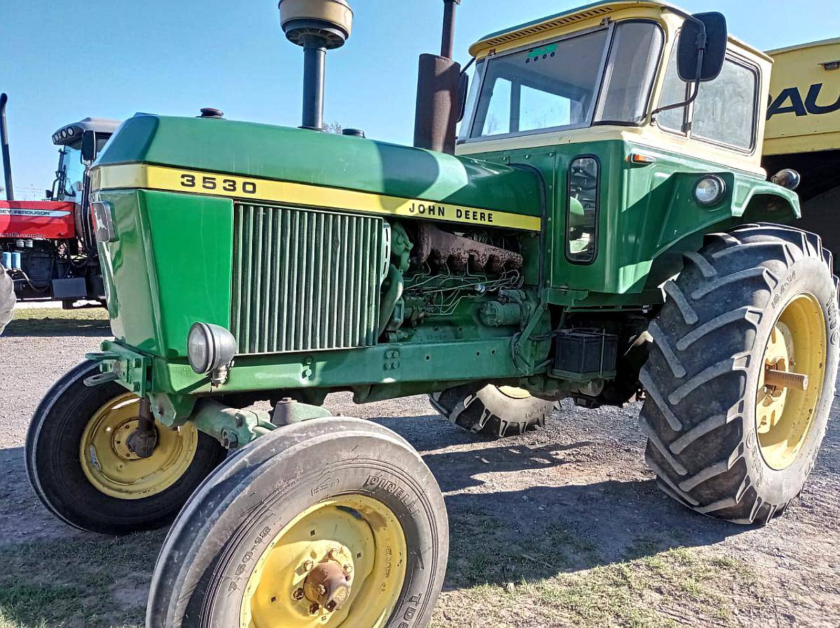 Tractor John Deere 3530 - Agroads