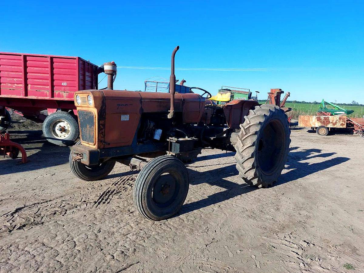 Tractor Fiat 700 E. muy Bueno. Oferta - Año: 1976 - Agroads