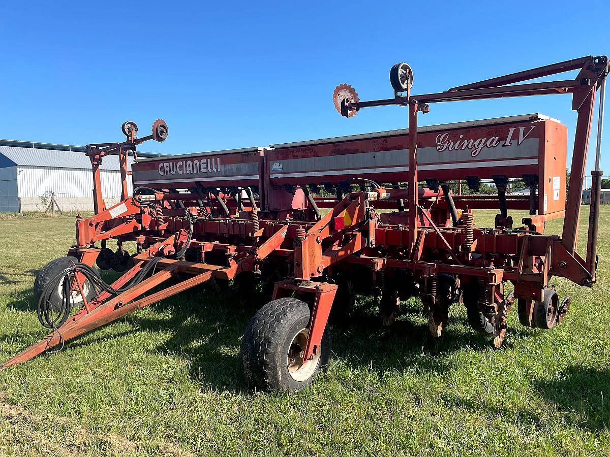 Sembradora Cruccianelli Gringa IV 14 a 52 CM. - Año: 2002 - Agroads