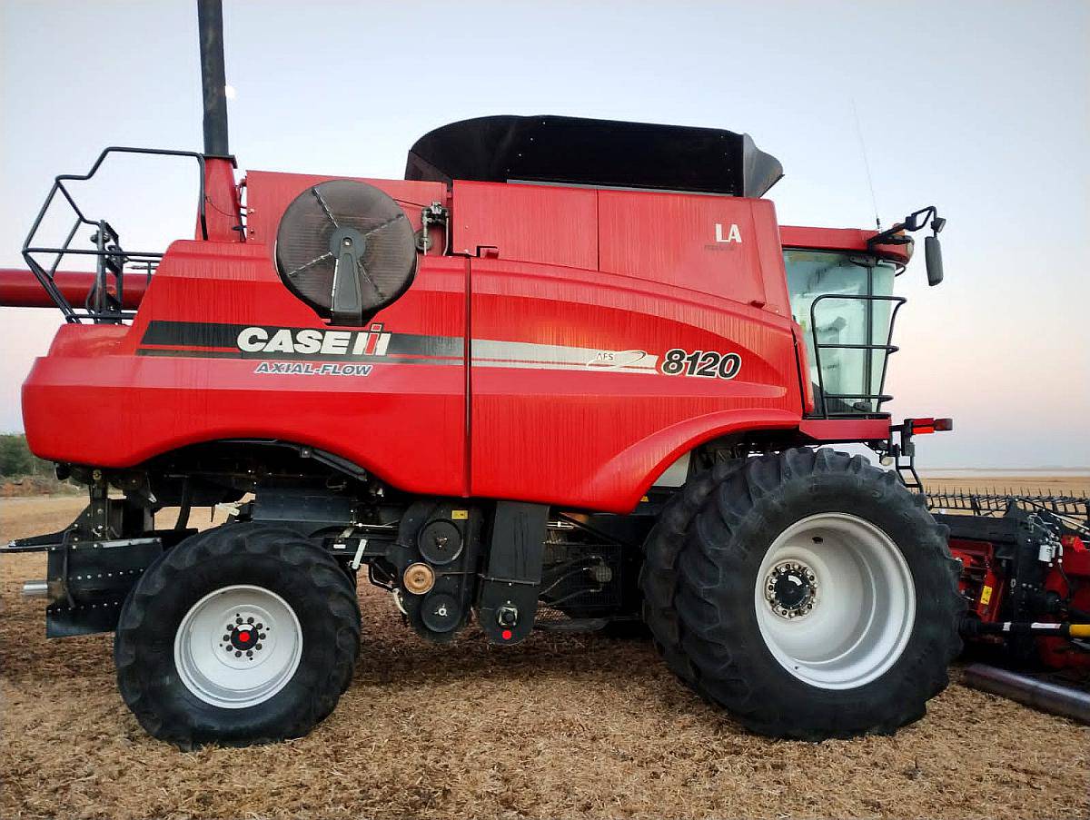 Cosechadora Case IH 8120, año 2011, Draper 40 Pies, Piloto - Agroads