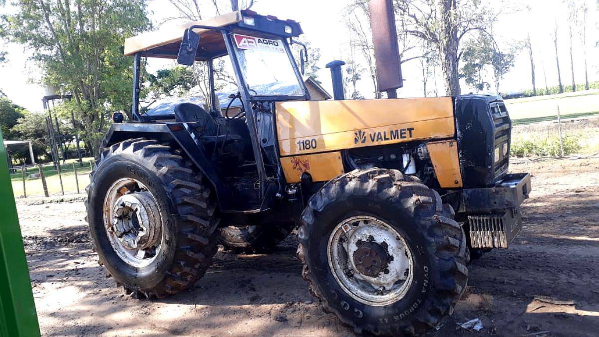 Valmet 1180 Mod 1998 4X4 con 3 Puntos - Año: 1998 - Agroads