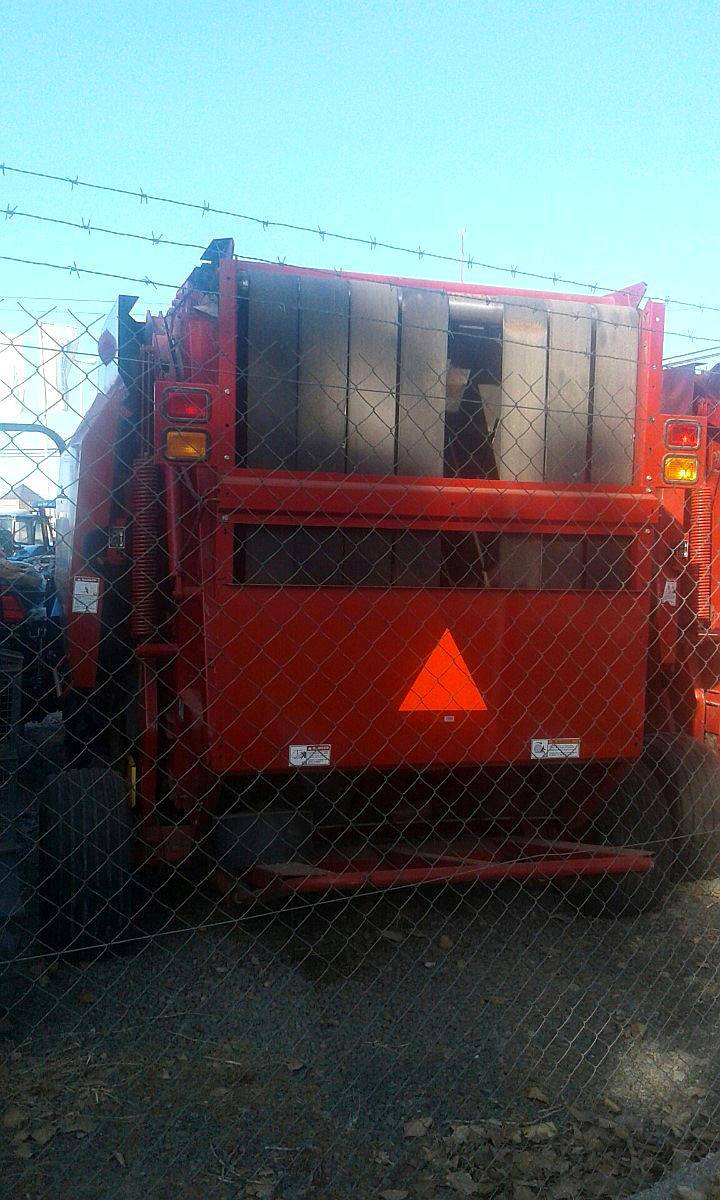 Rotoenfardadora New Holland BR 780 - Año: 2006 - u$s 25.000 - Agroads