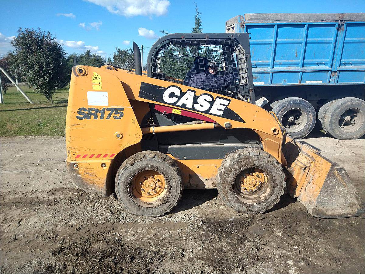 Minicargadora Case SR175 100x100 Operativa - Año: 2013 - Agroads