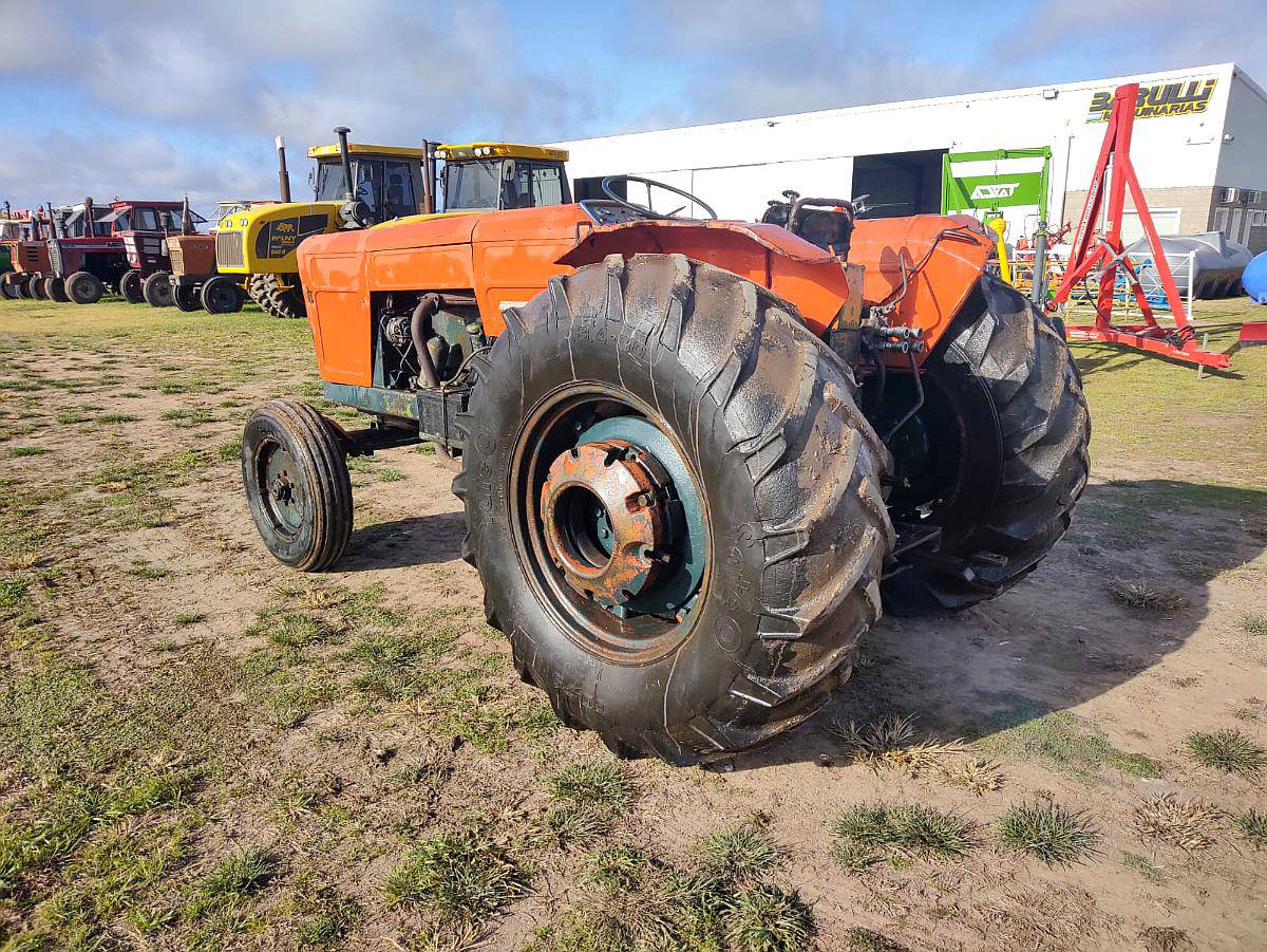 Tractor Fiat 700 Standard - u$s 9.400 - Agroads