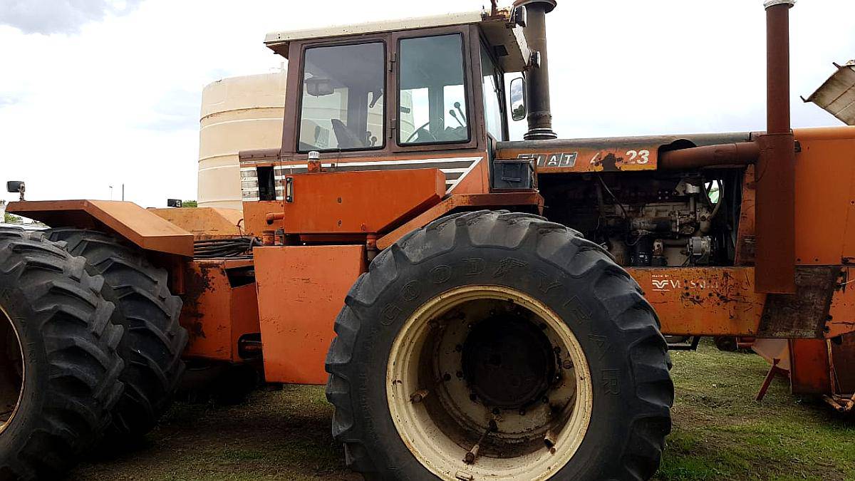 Tractor Fiat Versatile Cummins 300 HP. Articulado - Agroads