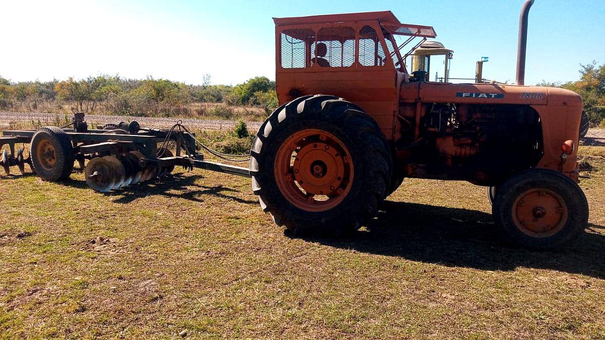 Tractor Fiat 780 R Impecable - $ 3.800.000 - Agroads