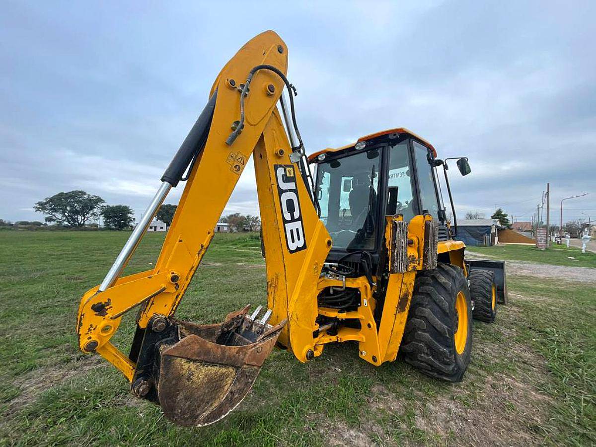 Pala y Retro JCB 3cx 4X4 - Año: 2022 - u$s 1.200.000 - Agroads