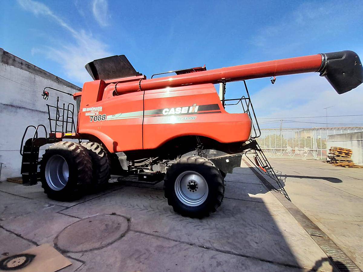 Cosechadora Case IH 7088 año 2012 - Año: 2012 - u$s 370.000 - Agroads
