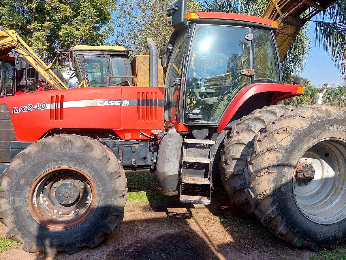 Tractor Case MX 240 - Año: 2003 - u$s 120.000 - Agroads