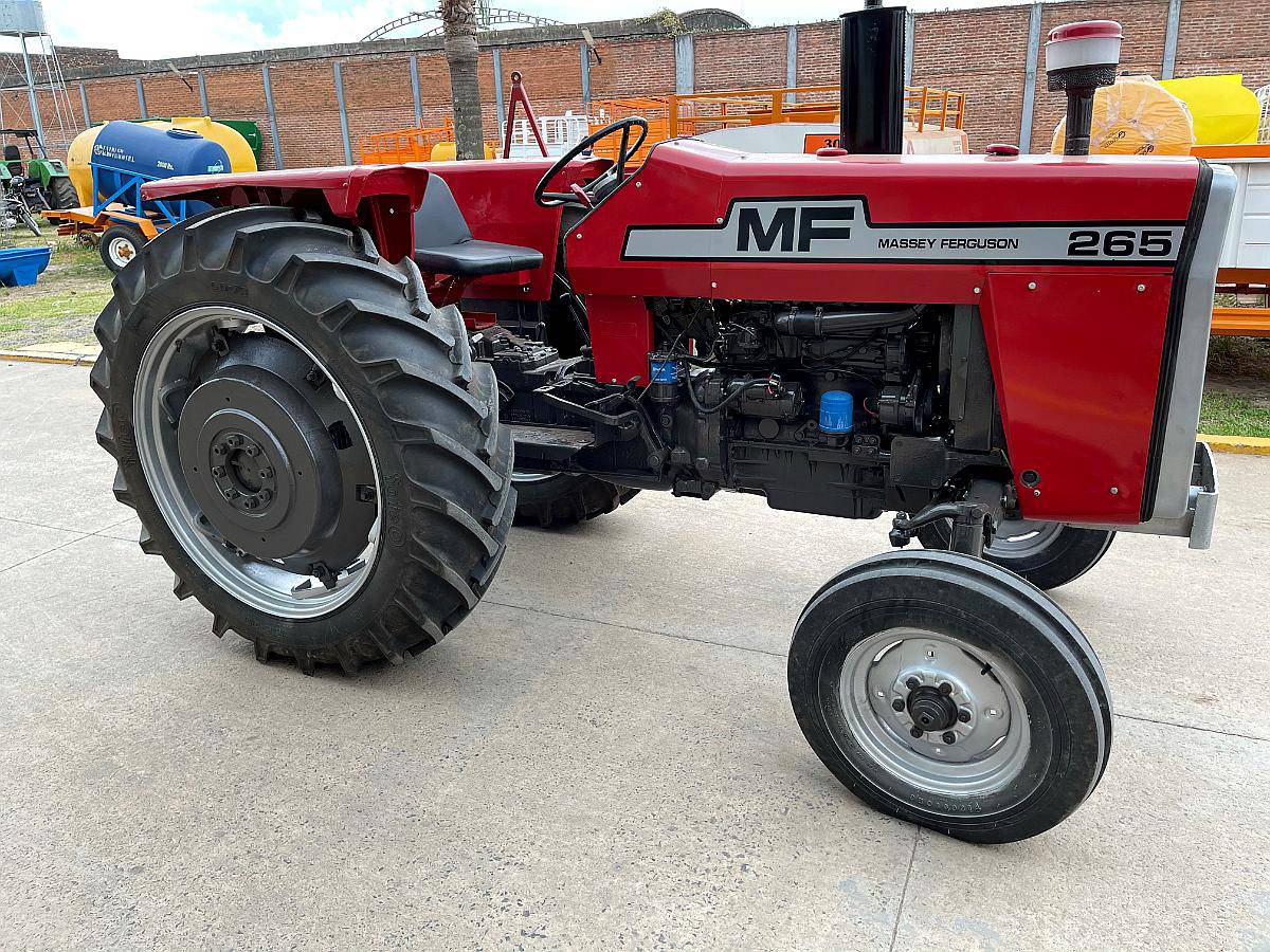 Massey Ferguson 265 con 3 Punto y D. H - Agroads