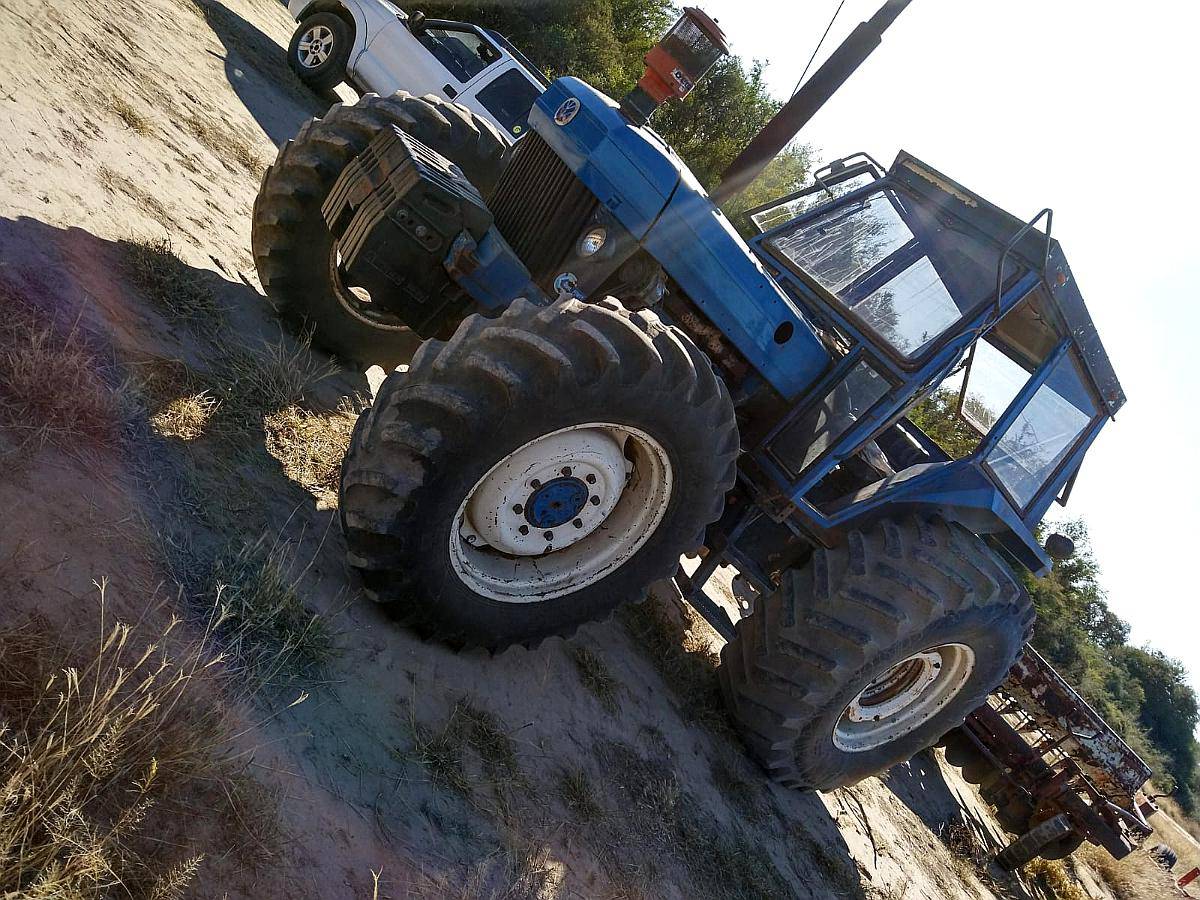 New Holland Ford 8030 - Año: 1997 - Agroads