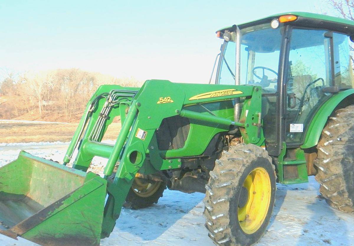 2005 John Deere 5325 Mfwd - Año: 2005 - $ 3.800.000 - Agroads (cod: 918020)