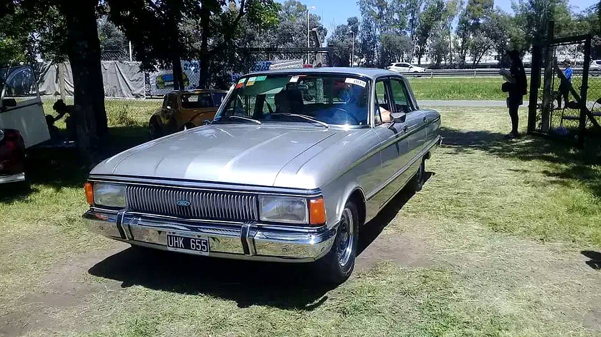 Ford Falcon Deluxe 1981 - Año: 1981 - $ 350.000 - Agroads