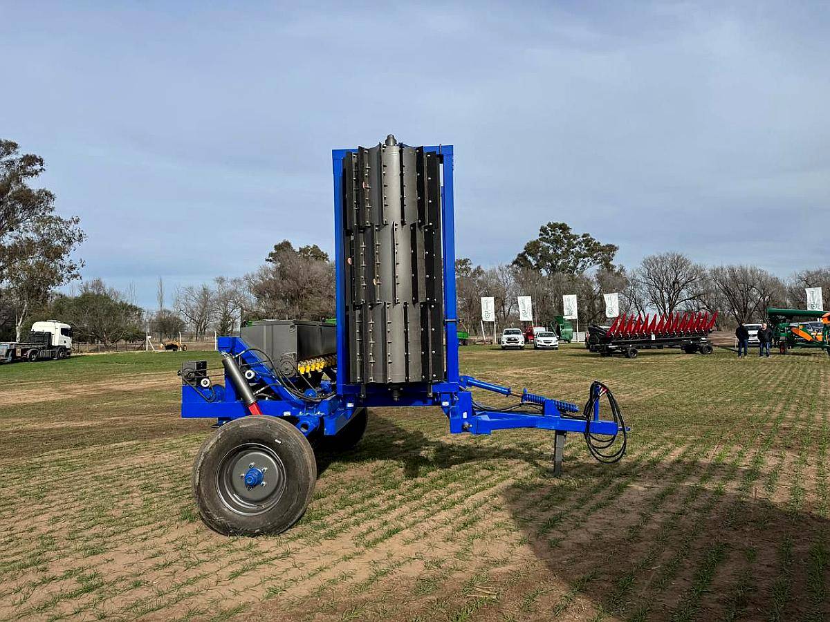 Rolo Azulado RP - 670 - Año: 2025 - Agroads