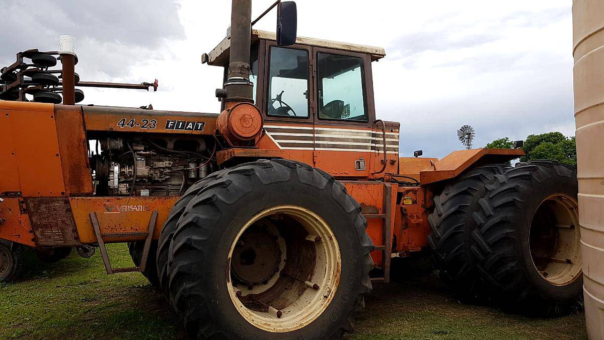 Tractor Fiat Versatile Cummins 300 HP. Articulado - Agroads