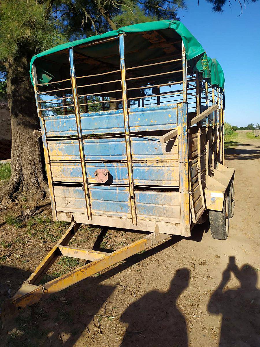 Acoplado Jaula Mucillo 6 Vacas - Año: 2010 - $ 900.000 - Agroads