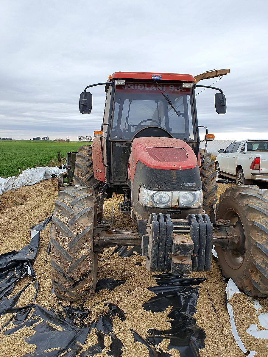 Case JX 100 Farmall - Año: 2016 - Agroads