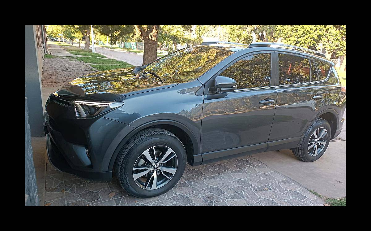 Toyota RAV-4 Mod 2017 4 X 2 Full 160.000 km - Año: 2017 - Agroads