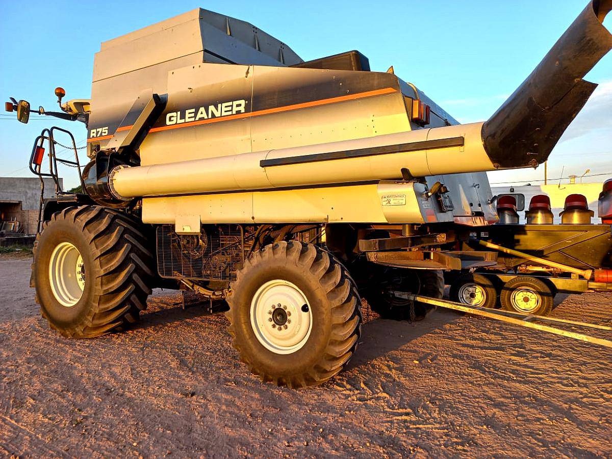 Cosechadora Gleaner R75 - Draper 35 Pies - Doble Tracción - Agroads