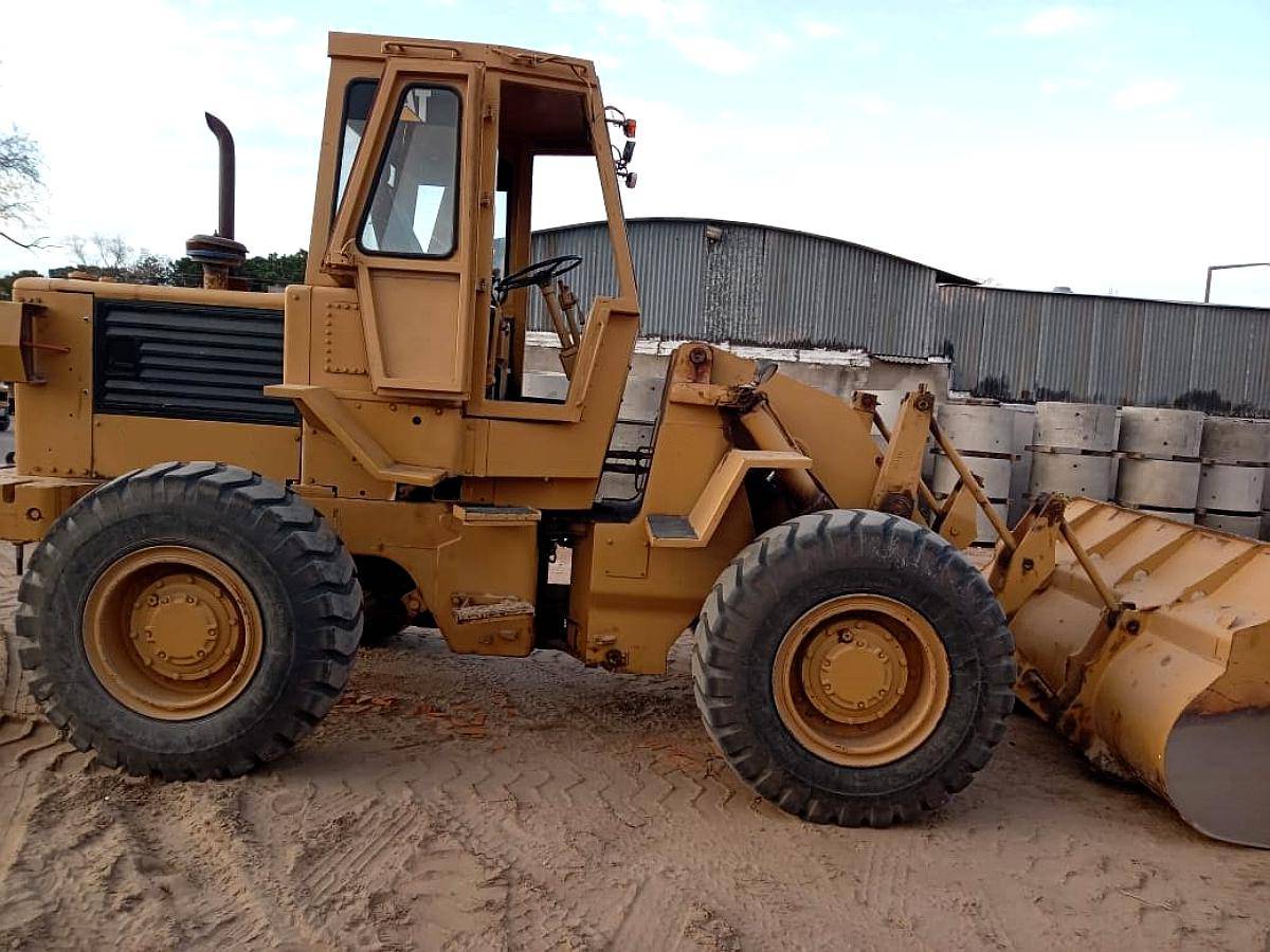 Caterpillar - 930 Balde de 2 Metros, Peso Operativo 13,5 TN, - Agroads